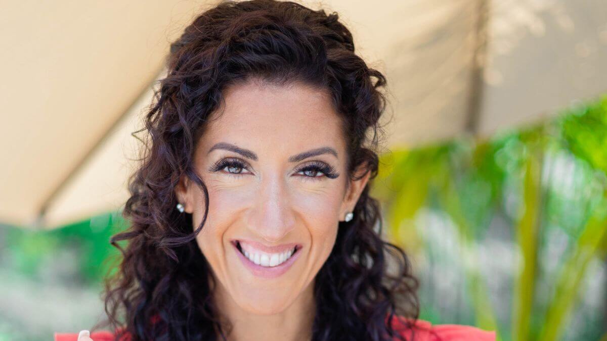 Episode 226: The 5 Stages of Healing With Anat Peri