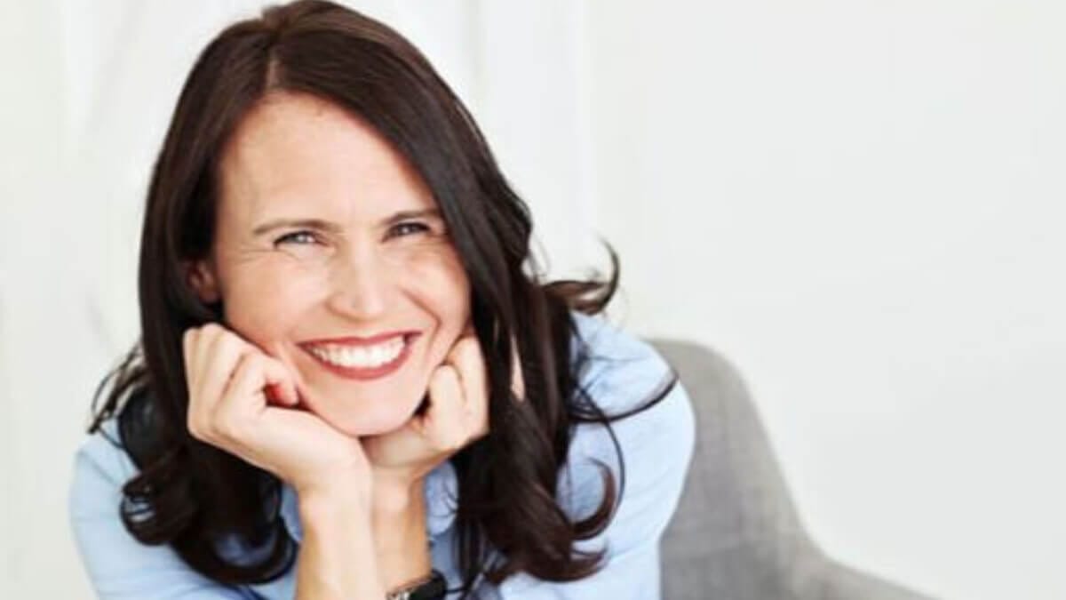 Episode 247: “I Can’t Make That Much Money!” With Molly Claire